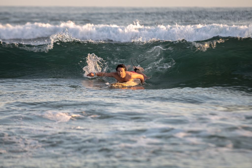 How to Pick the Right Surfboard Length for Beginners - The Heli Blog