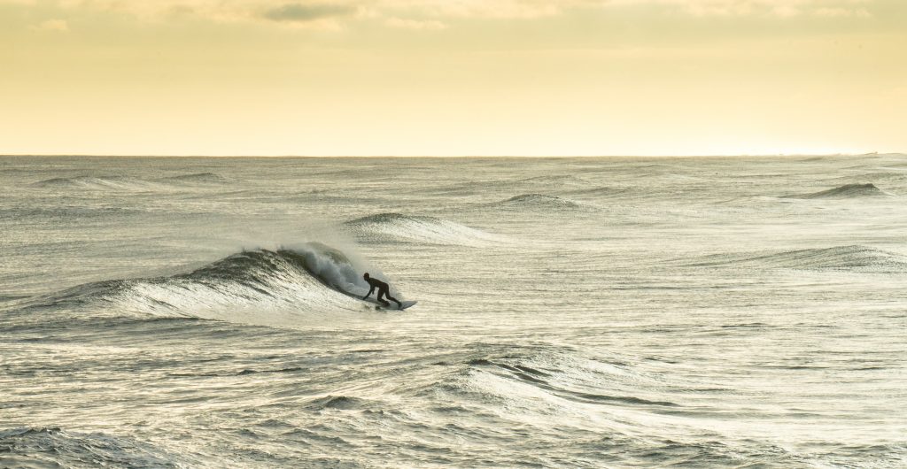 How to Pick the Right Surfboard Length for Beginners - The Heli Blog